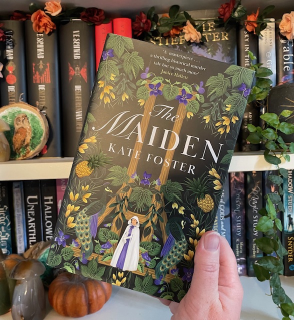 The Maiden – Kate Foster - Zon en Maan