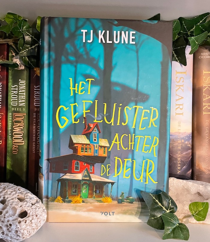 Het gefluister achter de deur – T.J. Klune - Zon en Maan