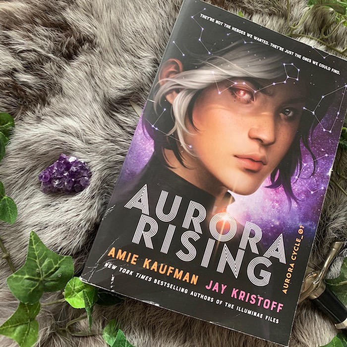 Aurora Rising (The Aurora Cycle #1) – Amie Kaufman - Zon en Maan