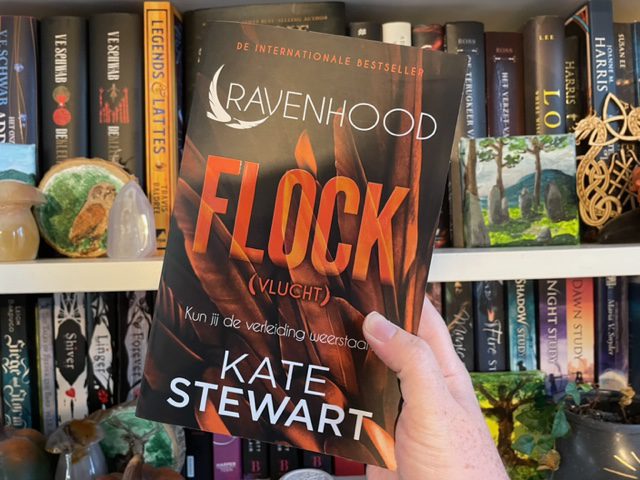 Flock – Kate Steward - Zon en Maan