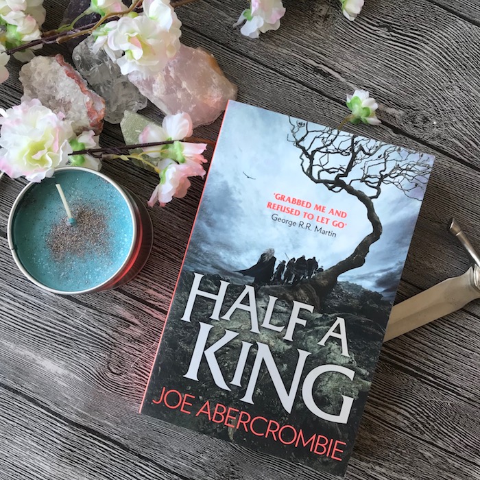 Half a King (Shattered Sea #1) – Joe Abercrombie - Zon en Maan