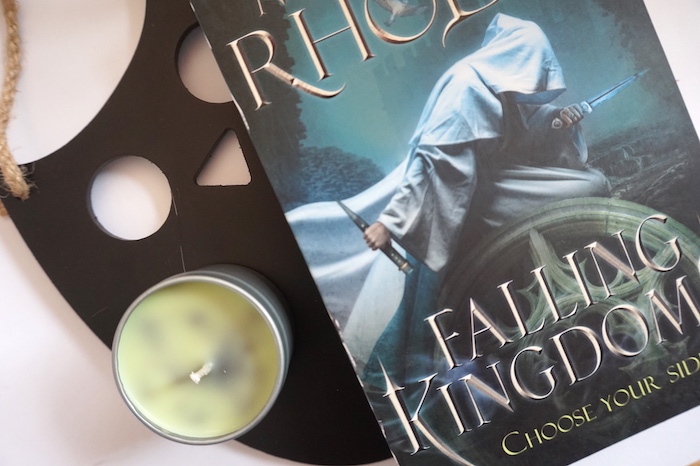 Falling Kingdoms (Falling Kingdoms #1) – Morgan Rhodes - Zon en Maan