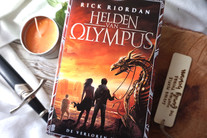 De verloren held (De helden van de Olympus #1) – Rick Riordan - Zon en Maan